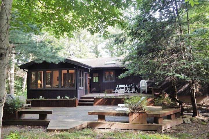 * * Great Fall Vacation Close To All Attractions - Pocono Pines, PA
