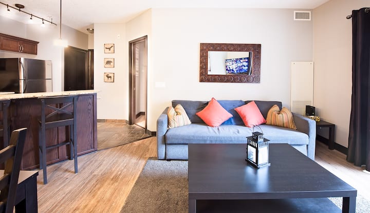 Centrally Located Condo With Hot Tub & Pool! - Banff-Nationalpark