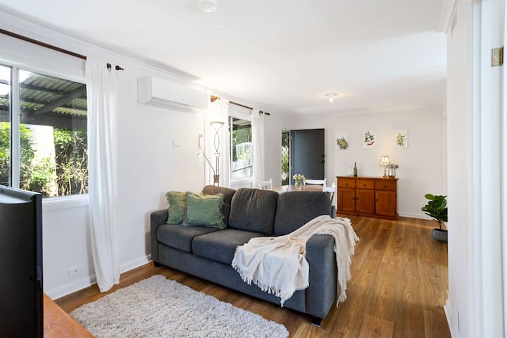 Cosy Adelaide Hills Getaway - Stirling, SA, Australia