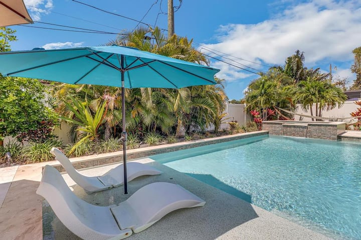 Tropical Paradise Naples W/ Heated Pool And Spa - Naples, FL