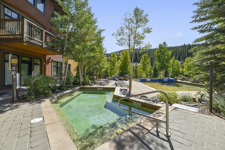Copper's Best! 2 King Bedrooms, 2 Pools, Hot Tub - Copper Mountain