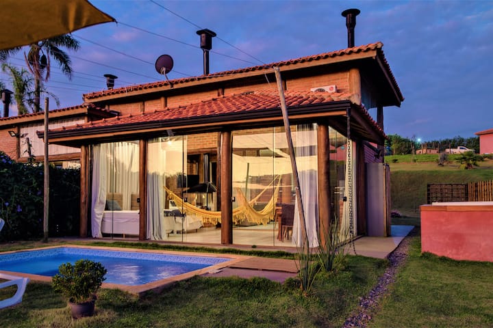 Chalé Masters piscina exclusiva-Sítio da Montanha - Chalés para Alugar ...