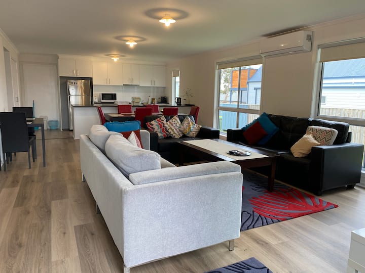 Spacious, Comfortable &
Secure Backyard Parking - Ventnor