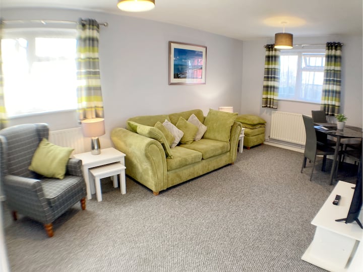 Stevenage 1 Bedroom Garden Apartment Sleeps 4. - Stevenage