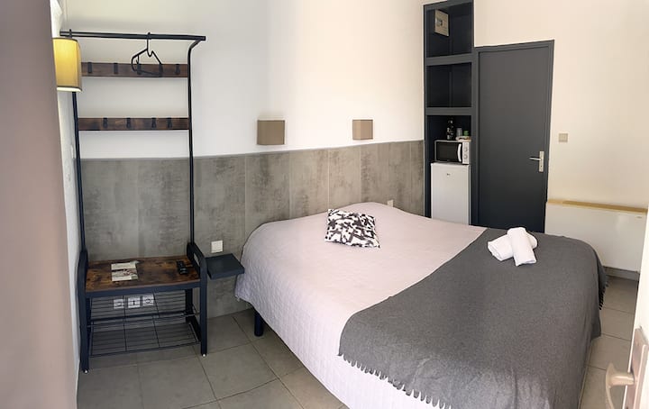 Appart'hotel Bord De Piscine Pour Couple - Vitrolles