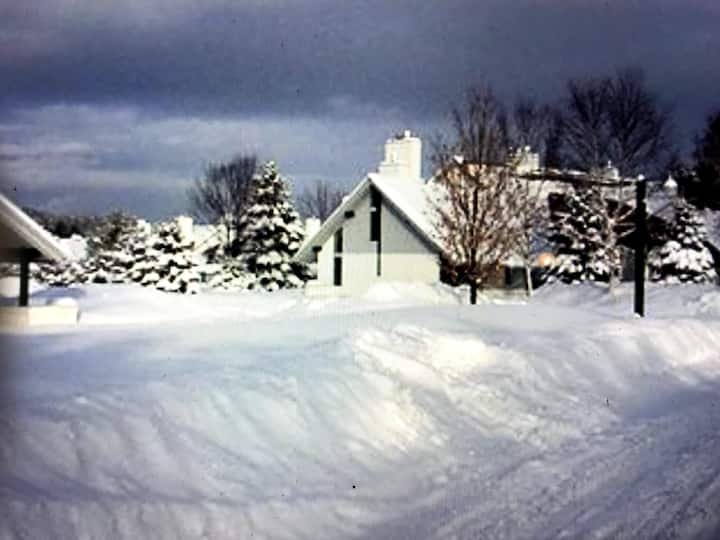 Stowe Vt. Presidents Week Fun Ski Townhouse - Stowe, VT