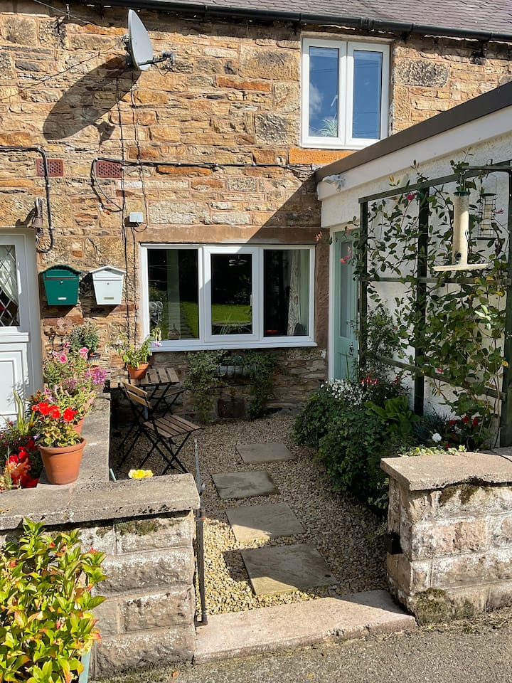 Quaint Cottage In A Fab Location - Haltwhistle