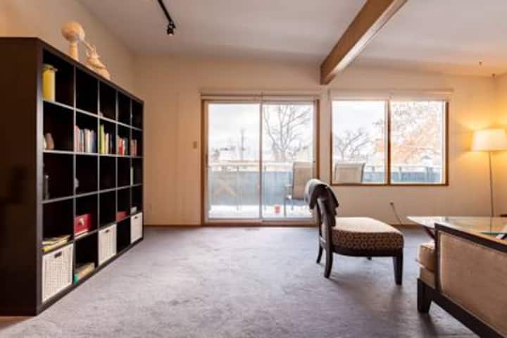 Spacious House With 4 Bedrooms Near Downtown! - Calgary