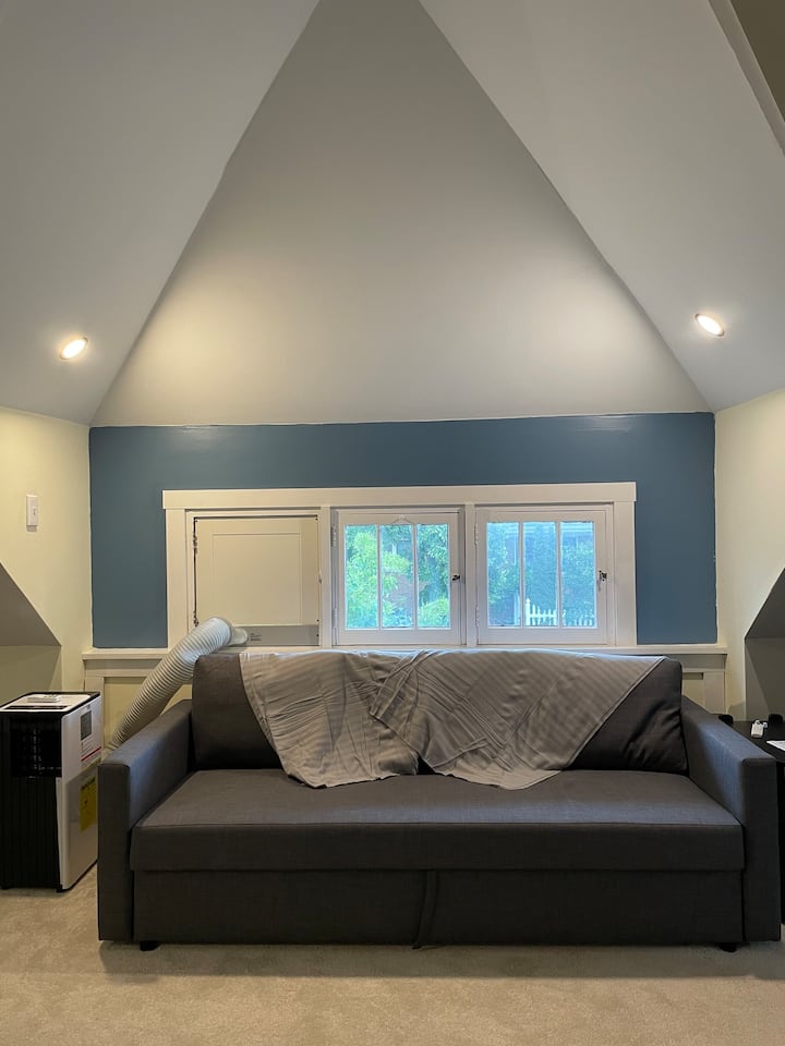 Lofty Loft. Fresh & Fun - Milwaukee, WI