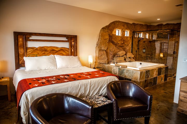 Canyon-themed Room With Patio & Mountain Views - Cottonwood, AZ