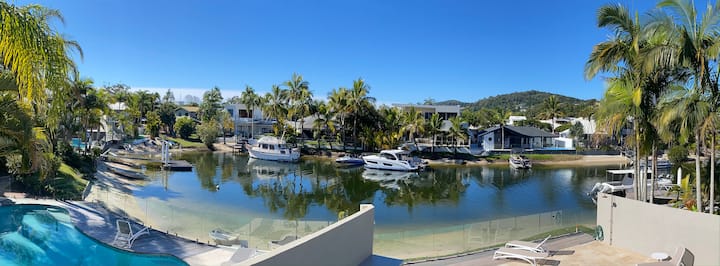 Waterfront Joy, Luxurious Pool, Minimalist Chic!! - Noosa Heads
