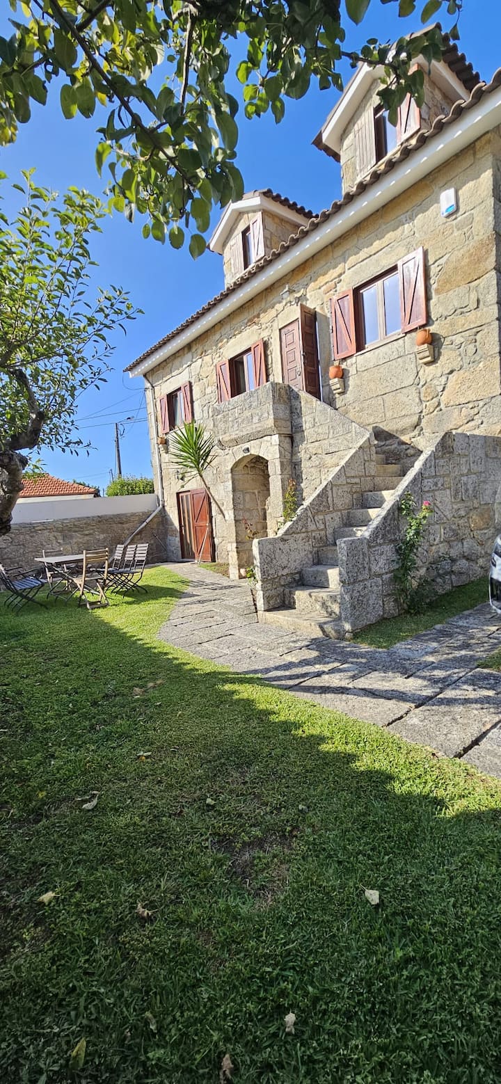 Casa Do Bougainvillea  4 Chambres Pour 8 Personnes - Esposende
