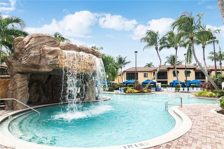 2br Condo By Traditions At The Naples Bay Resort - Naples, FL