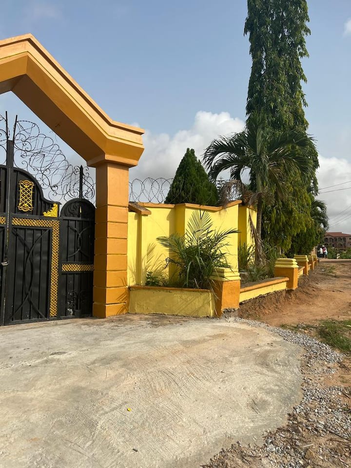 5 Bdr Entire Home W/ Free Parking -