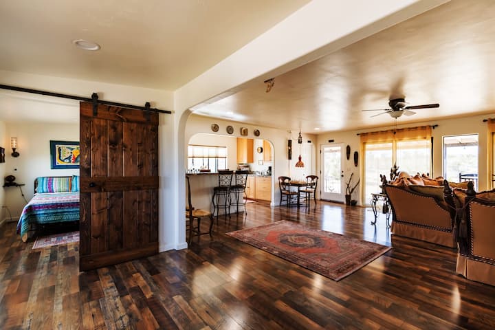 Rancho Moco - Whirlpool Tub, 5 Acres, And Views! - Yucca Valley, CA
