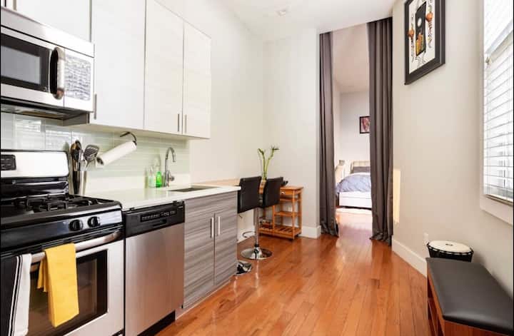 Full Access: Garden Entrance To Artsy Modern Oasis - New York