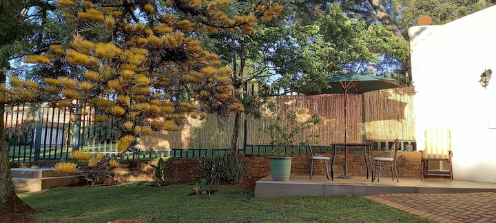 Kian: Self-catering With Beautiful Private Garden - Krugersdorp