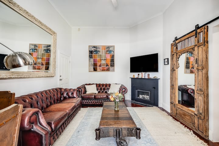 ‘The Stables’ Historic Luxurious Beach Side Stay - Adelaide
