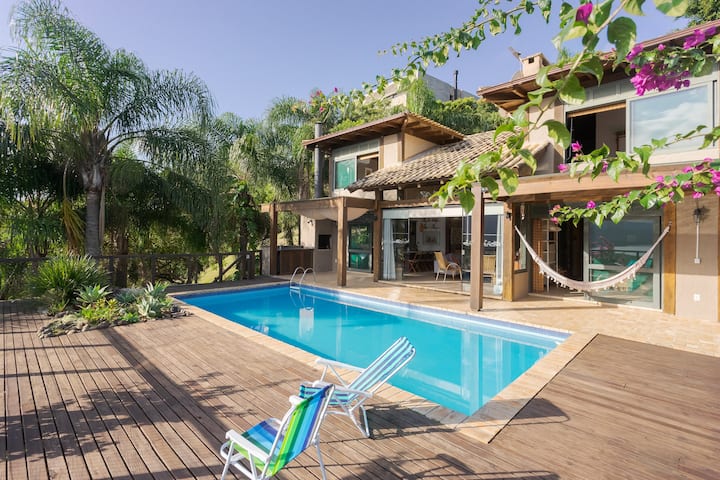 Linda Casa Com Piscina E Vista Para Lagoa - Garopaba