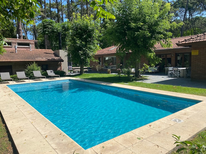 La Casa Del Manzano C/ Piscina Climatizada -Carilo - Pinamar