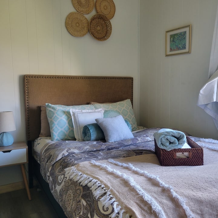 Private Cozy Room In The Heart Of Arcata! - Arcata, CA