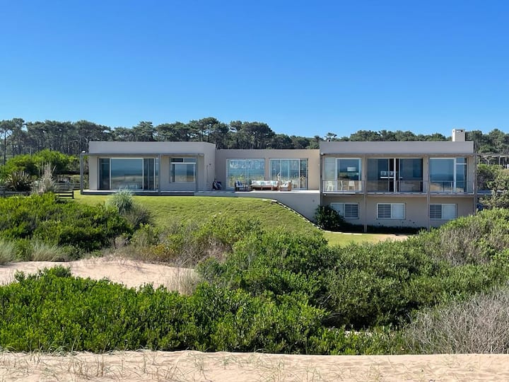 Beachfront Home With Breathtaking Sunset Views - Sauce de Portezuelo