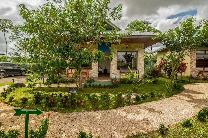Acuarelas Del Arenal-blue Cabin - La Fortuna
