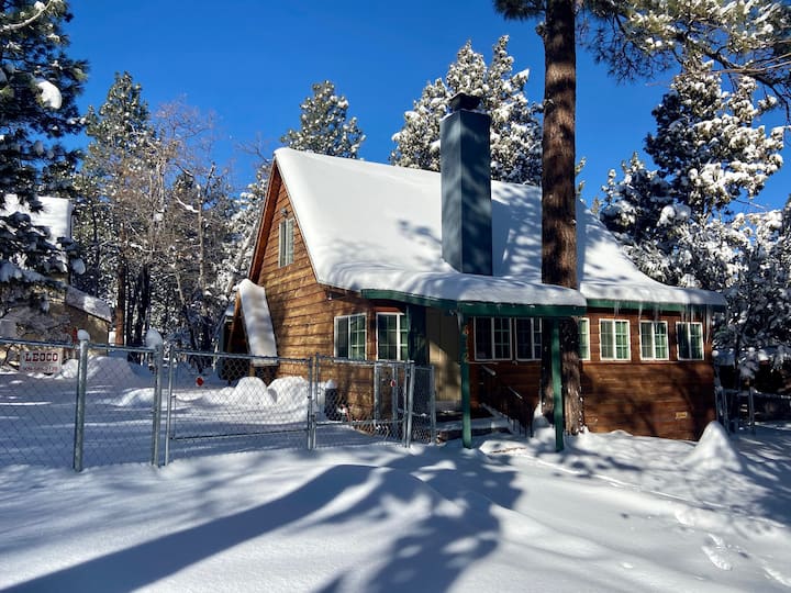 Mountain Escape Cabin Near Big Bear - Big Bear, CA