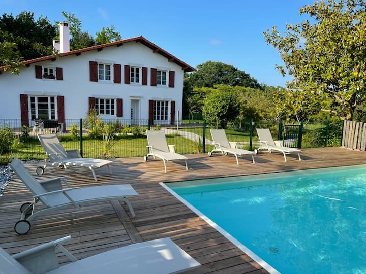 Villa Pour 11 Personnes Avec Piscine Au Calme - Bayona, Francia