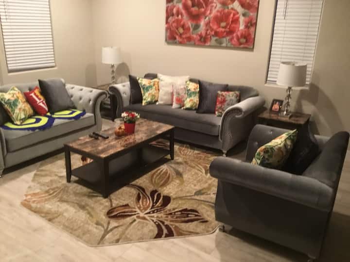 Private Room 1king Bed Wth Private Bathroom - Sacramento, CA