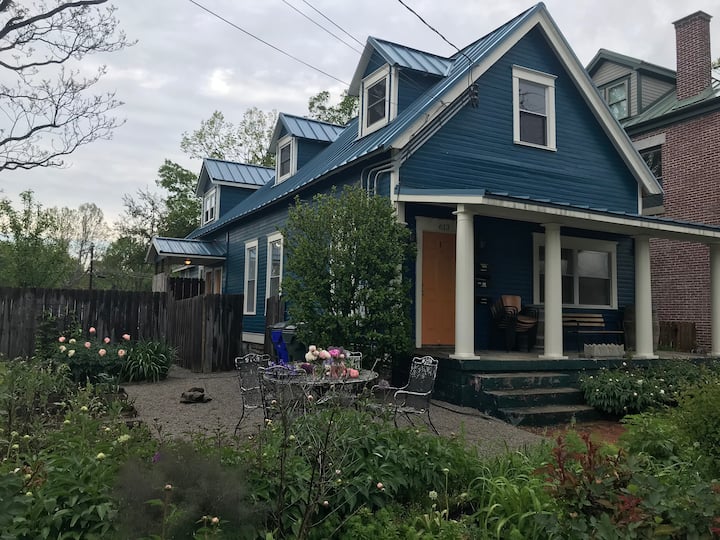 The Blue House And Gardens: Unit 2 - Lexington