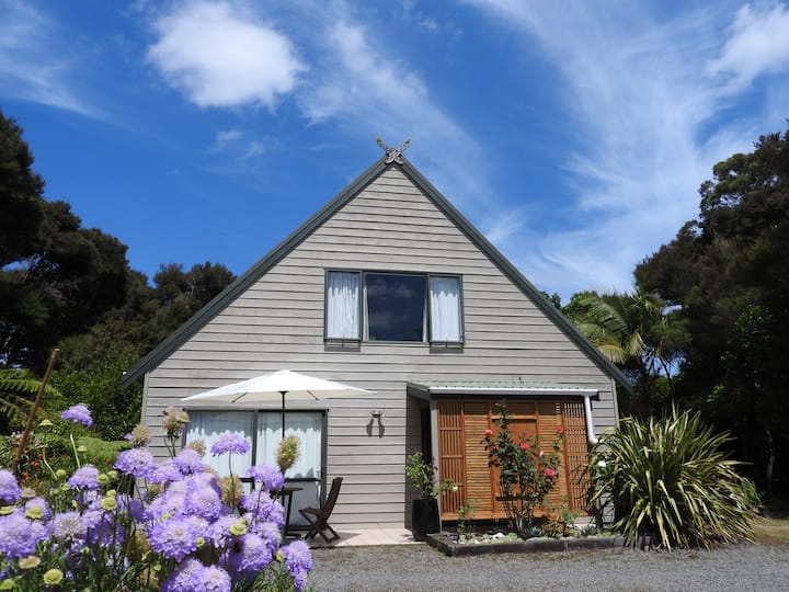 Kiwi Calling At Puriri Grove Cottage - Waitangi