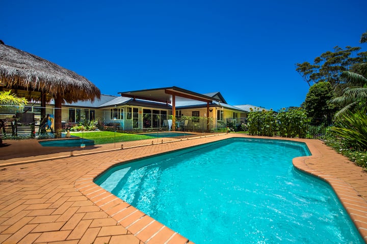 Woopi Beach Retreat:beach Pool Aircon Hammock Pets - Woolgoolga
