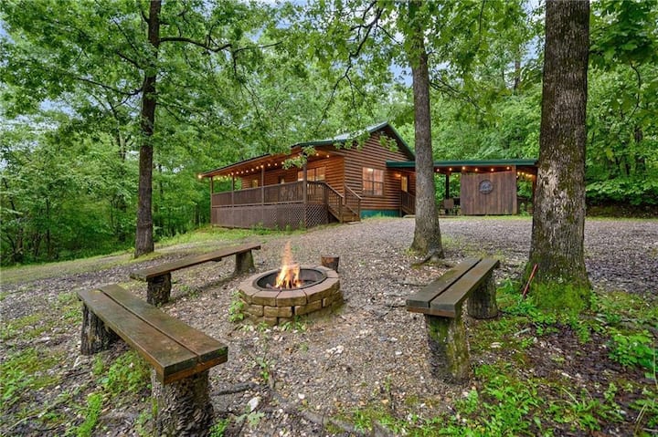 Charming Osito Cabin Getaway With Hottub & Firepit - Oklahoma