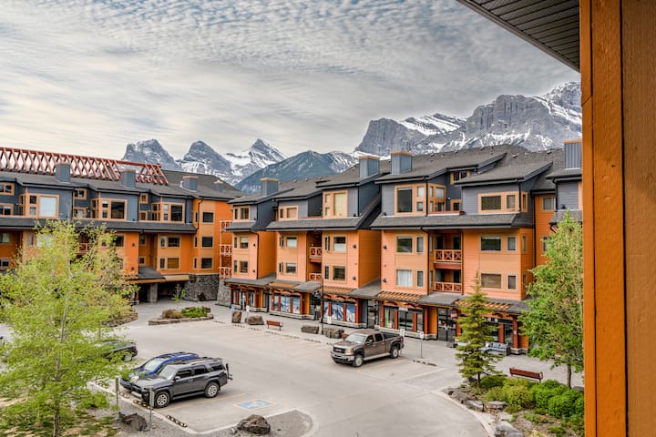 Rocky Mountain Gem - 3bd Condo Downtown Canmore! - Canmore