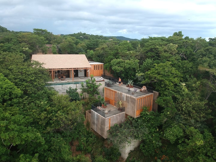 La Extraviada / Main House - Mazunte