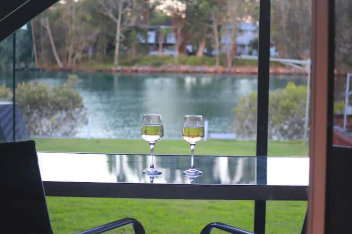 Entire Waterfront Unit, Free Wifi And Free Kayak - Morisset