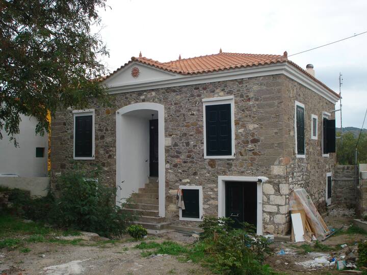 Traditional Stone Build Villa Near Beach 3 Bdrooms - Лесбос