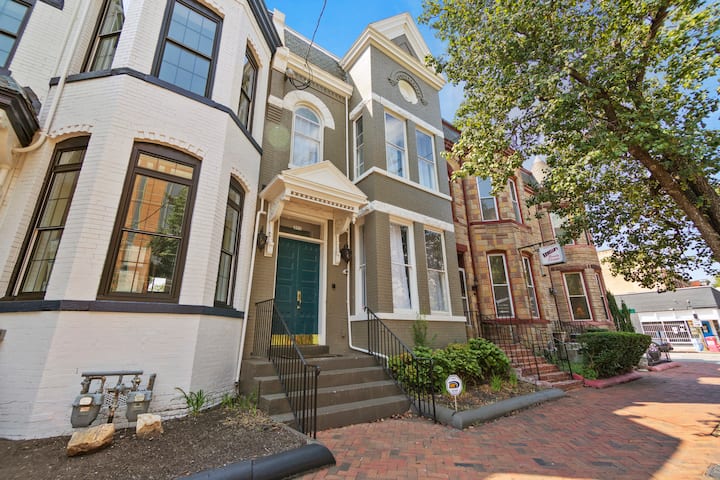 Spacious Row House In The Jackson Ward - 里士滿