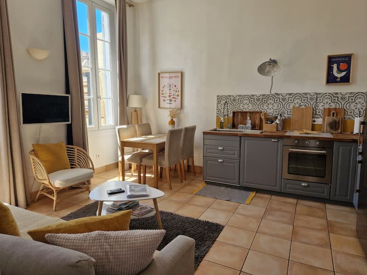 Superbe 2 Pièces Avec Grande Terrasse, Classé *** - Marseille