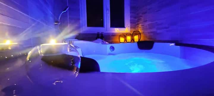 Gîte Indépendant Avec Baignoire Balnéo Et Cinéma - Le Castellet