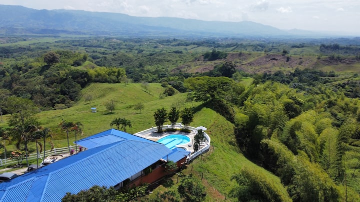 Finca La Manuela - Amazing Views, Trees & Animals - Belen de Umbria