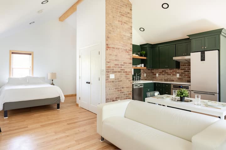 Wildflower Inn - Luxury Seaside Loft - Cape Cod, MA