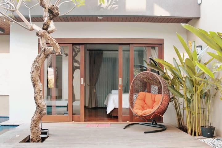 Modern Seminyak 2 Br Villa With Private Pool - Denpasar