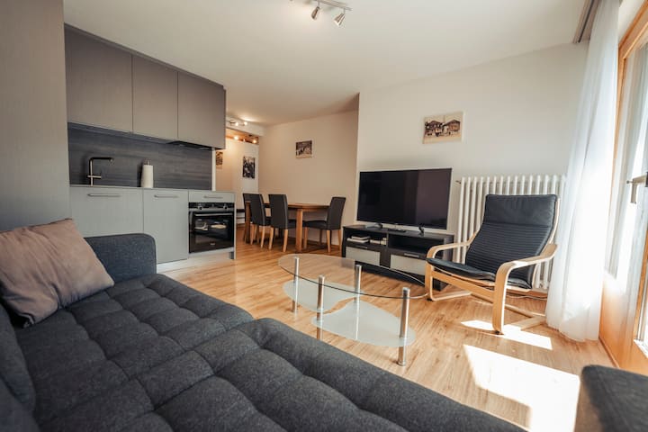 Central, Quiet Location With Mountain Views - Zermatt