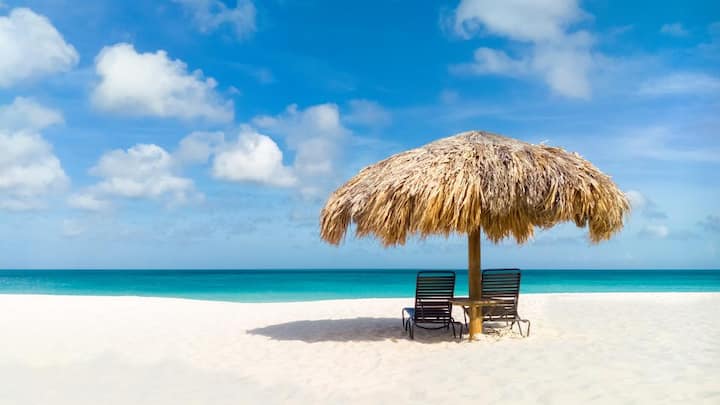 Island Breeze Villa, 
7 Minute Walk To Palm Beach - アルバ