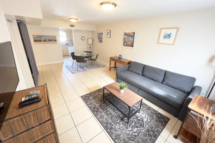 Collins And Ocean Drive (W Parking) - Miami Beach, FL