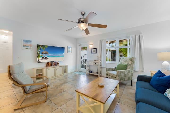 The Royal Lady Suite At Palm Tree Villas Resort - Holmes Beach, FL