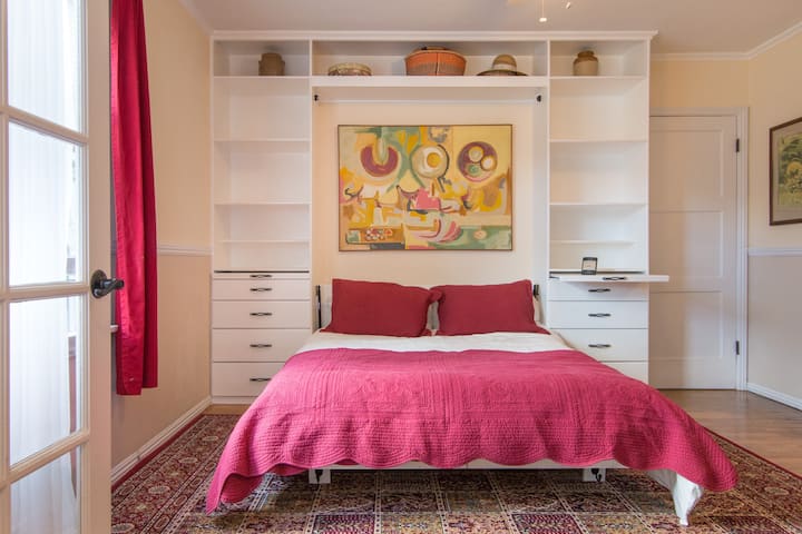 Charming 1940's Bungalow In Burbank - California