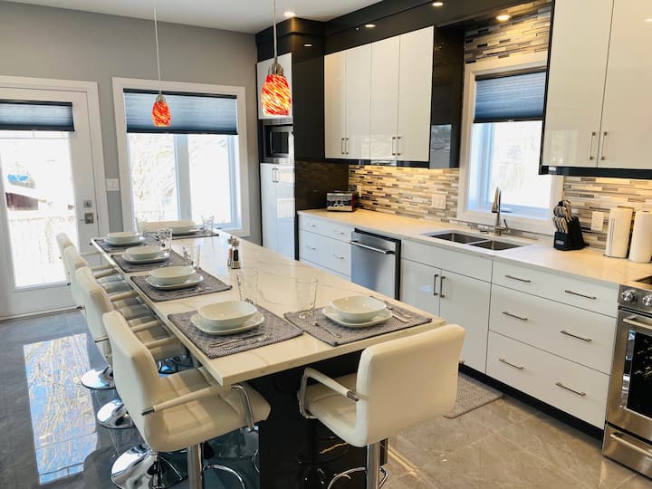 Executive Upscale Rental - Waterloo